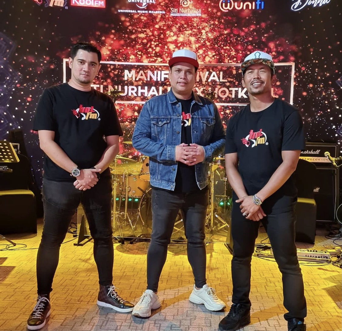 Mark Adam Kini Jadi Team Geng Pagi Hot, Tahniah!